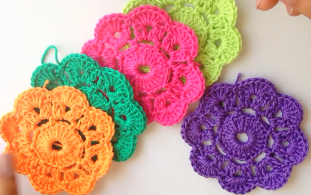 How To Crochet A Flower In 10 Minutes - We Love Crochet