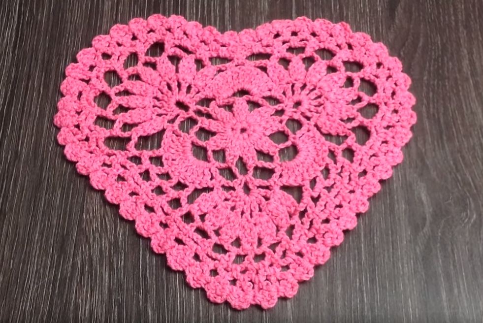 Crochet Lovely Heart For Valentines Day - We Love Crochet