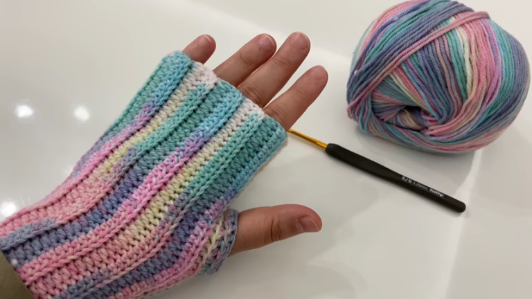 Crochet Fast And Simple Gloves - We Love Crochet