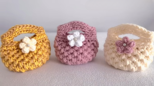 Crochet Simple And Beautiful Mini Bag - We Love Crochet